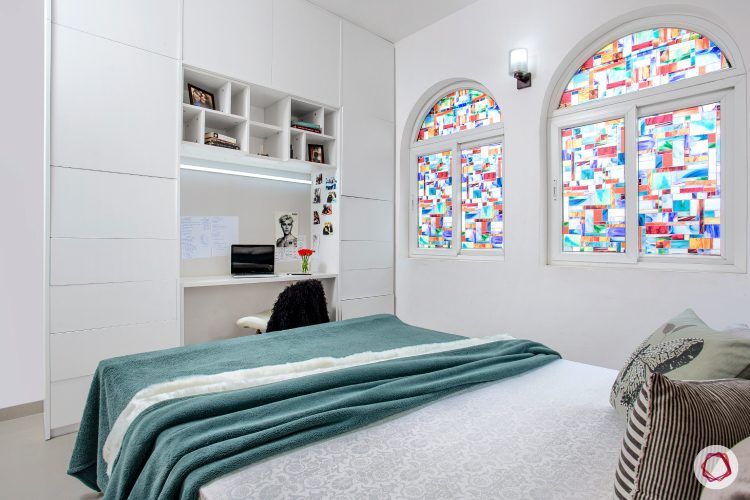 5 Ways to Transform Your Room Decor With Glass