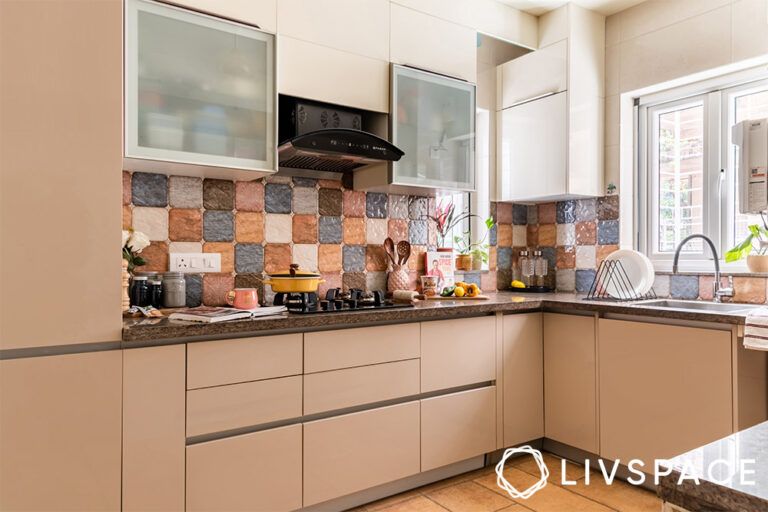 This Spacious 3BHK Flat Kitchen Remodel in Delhi Was Done in ₹3 Lakh