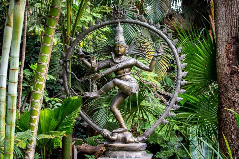 Garden Landscaping Ideas to Transform Your Yard Into a Masterpiece